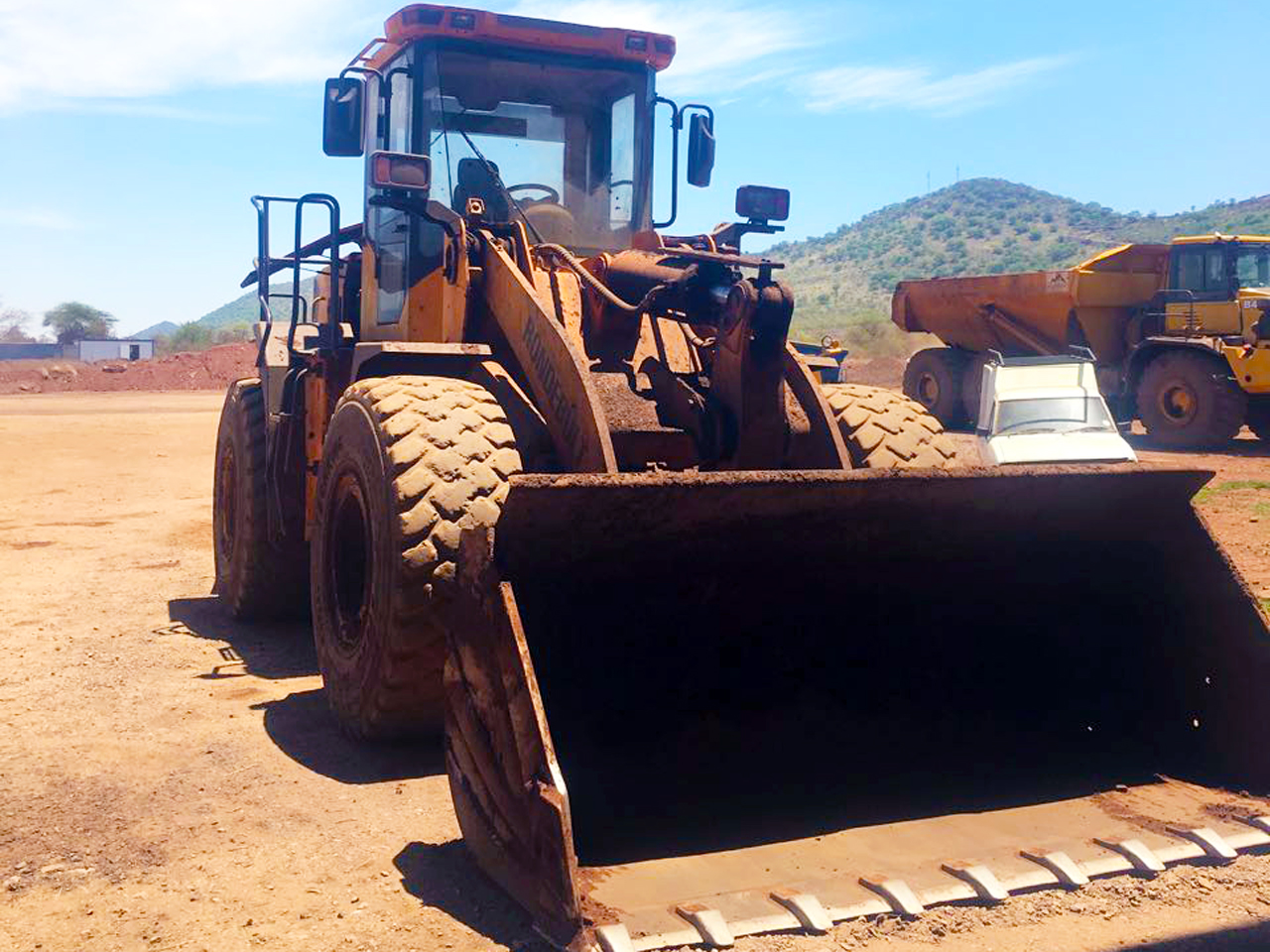 Rondebult Wheel Loaders – Nesongozwi Mining Services